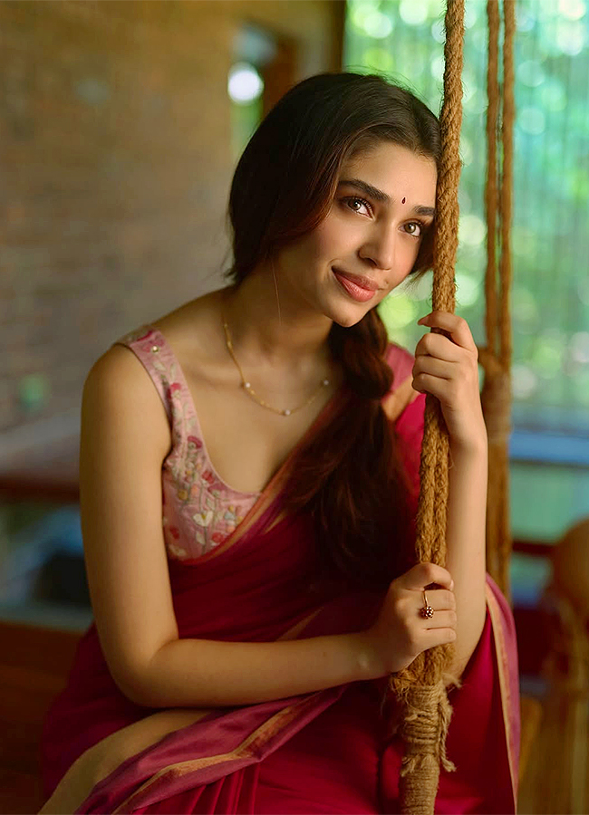 #KrithiShetty : క్యూట్ లూక్స్‌తో కృతి శెట్టి (ఫొటోలు) | Most Beautiful Actress Krithi Shetty HD ...